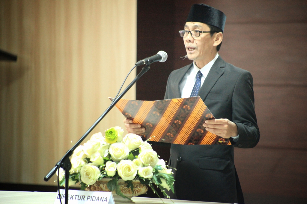 direktur pidana lantik ppns kementerian keuangan - Direktorat Jenderal Administrasi Hukum Umum ...