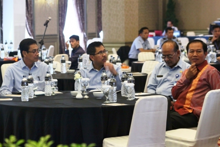 seminar hukum pidana kerja sosial bentuk baru sanksi alternatif ...